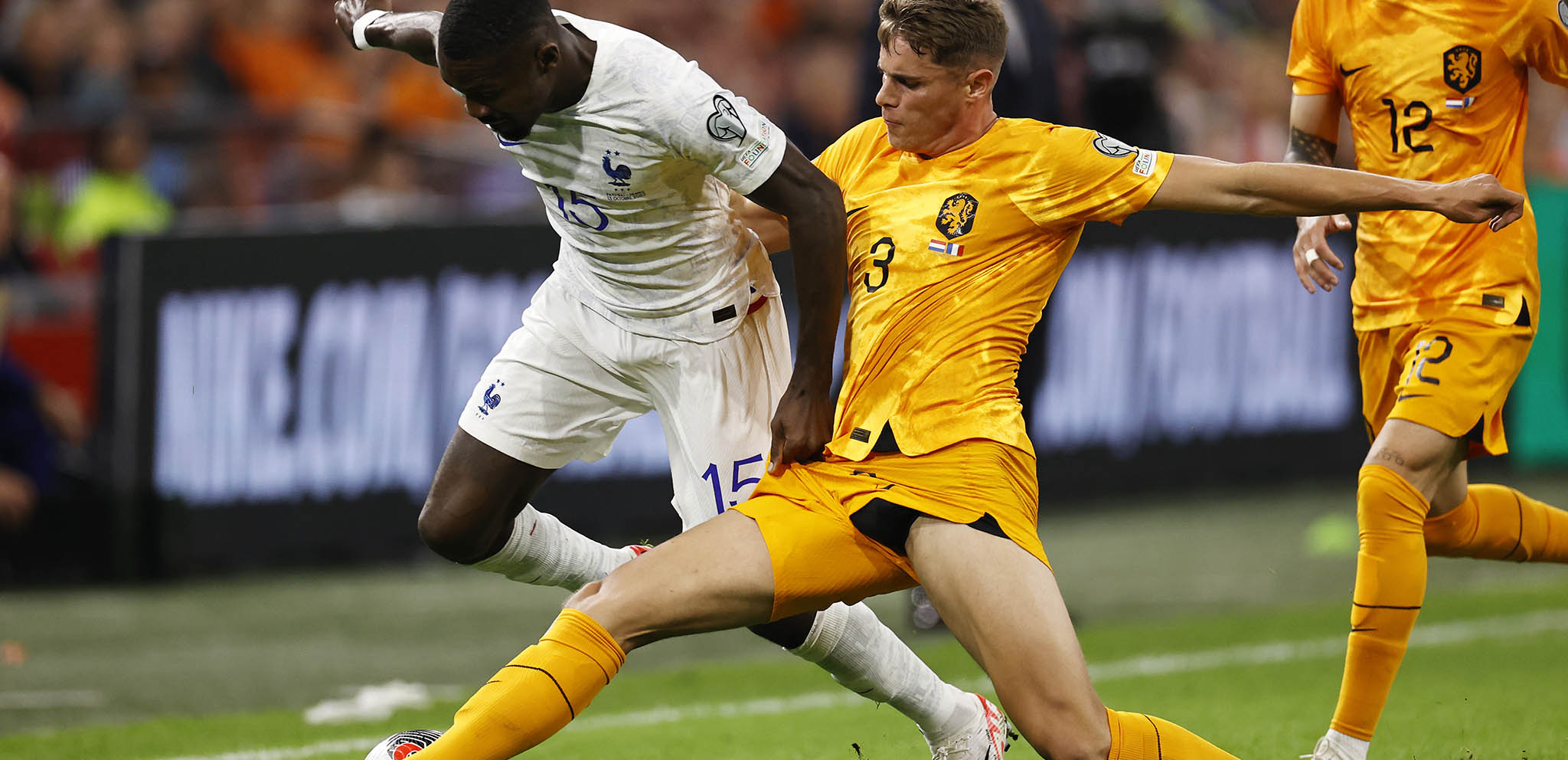 Senior Netherlands debut for Micky van de Ven